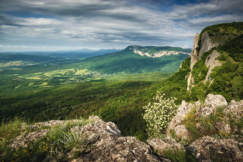 Почему в Крымских горах много пещер - Travel